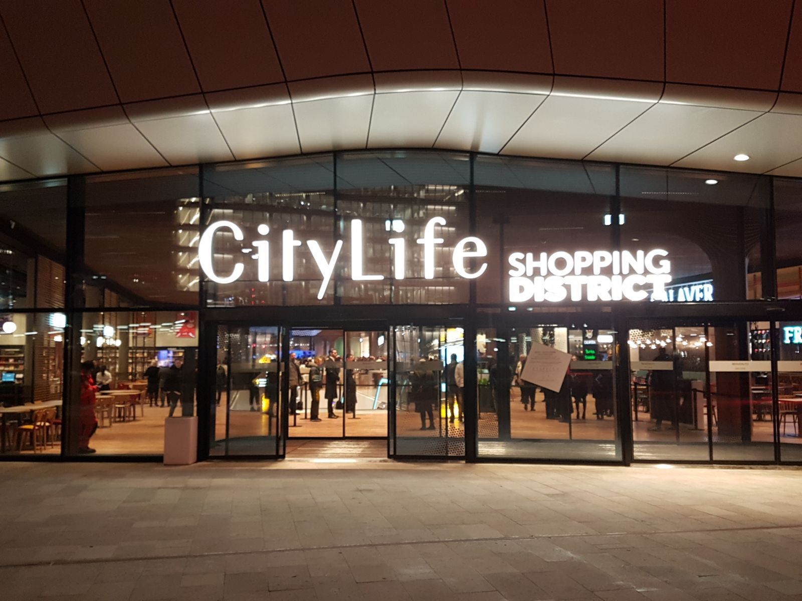 Milano welcomes the CityLife Shopping Dis... - Generali Group
